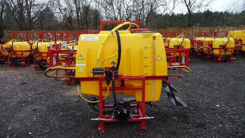 Crop Sprayer TANK 600L, 12m boom, tractor mounted sprayer/PTO Shaft ...
