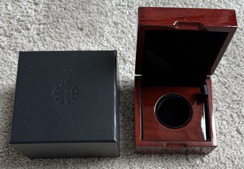 Royal Mint Lacquered Box For One Sovereign. Outer Protective Box. Good ...