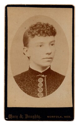 ANTIQUE CDV CIRCA 1880s MARN & DOUGHTY GORGEOUS YOUNG LADY NORFOLK ...