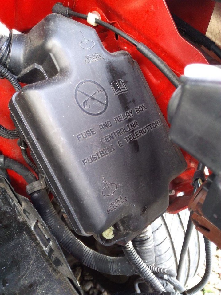 FIAT 500L MPW 351 ,352 2013-2017 FUSE BOX | eBay UK