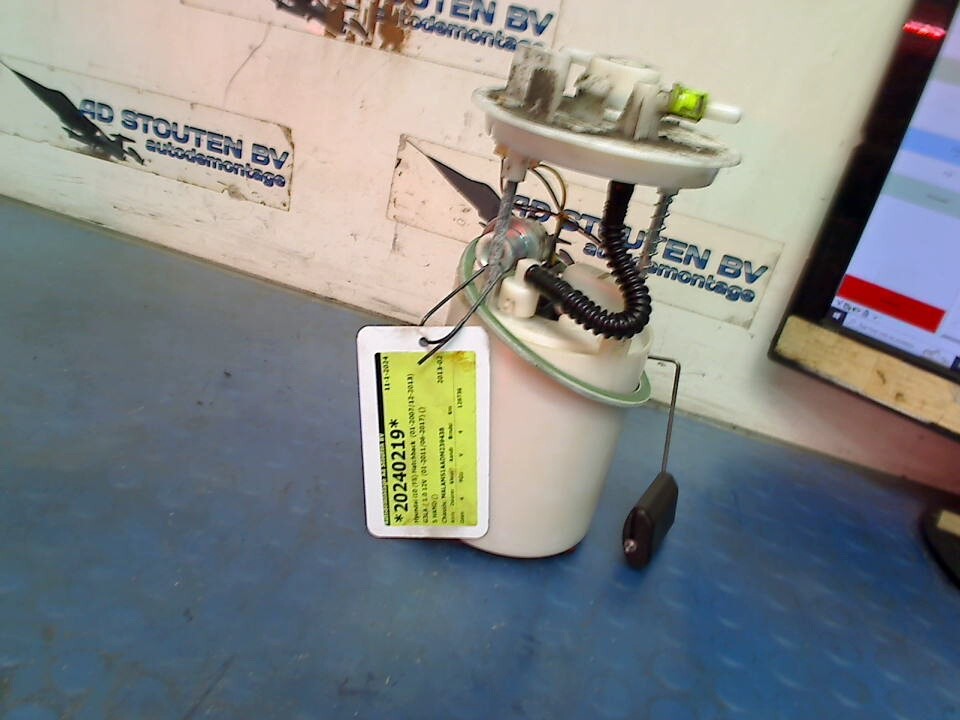 KRAFTSTOFFPUMPE Hyundai i10 (F5) Hatchback 1.0i 12V (G3LA) 2013 ...