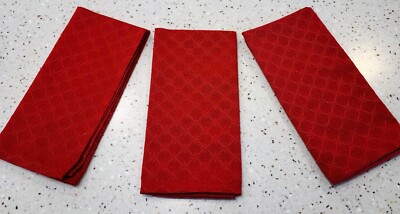 2 DINNER HOLIDAY RED CLOTH TABLE NAPKINS, bonus napkin makes 3, each 17 ...