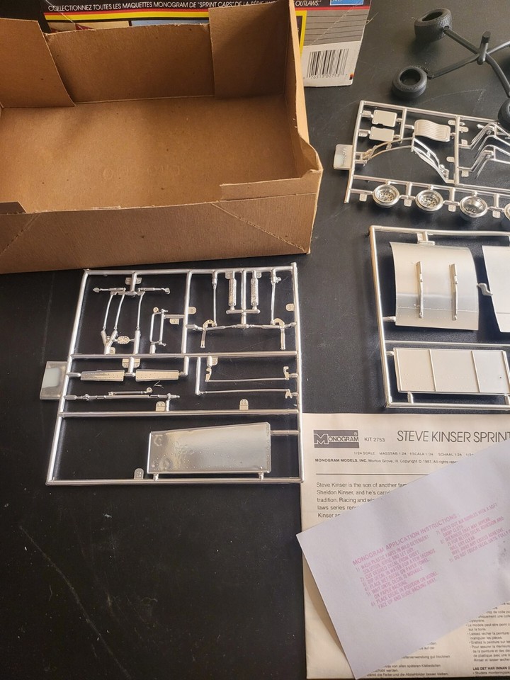 Monogram World of Outlaws Steve Kinser Sprint Car 1:24 Kit #2753 Open ...