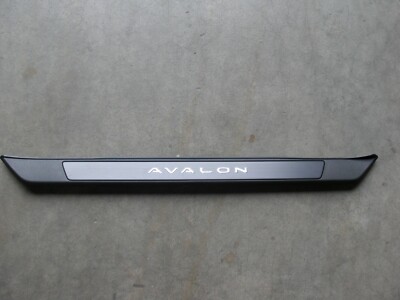 TOYOTA AVALON DOOR SILL TRIM PANEL 67911-07030-C0 RIGHT FRONT USED | eBay