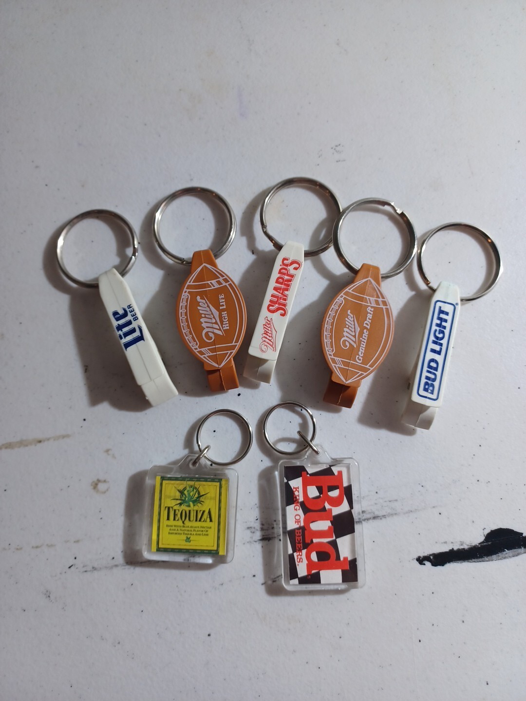 Keychain Lotnof 7-Bud, Bud Light, Miller High Life, Miller Sharps, Lite ...