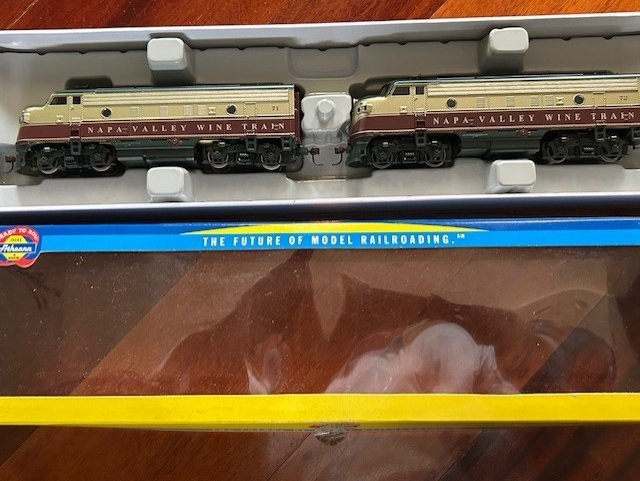 NAPA VALLEY WINE TRAIN F7 - A/A Locos - DC/DCC Ready - HO Scale NEW ...