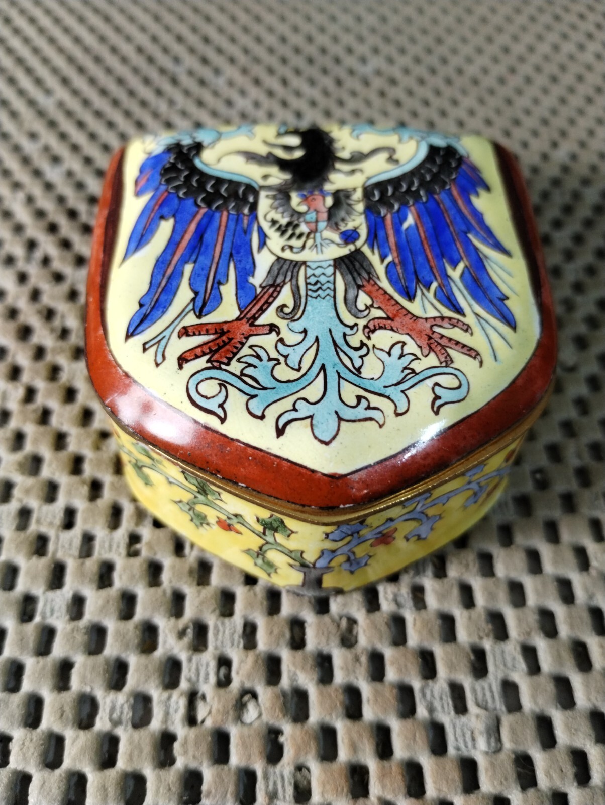 Vintage Chinese Hand Painted Coat of Arms Canton Enamel Trinket Box | eBay