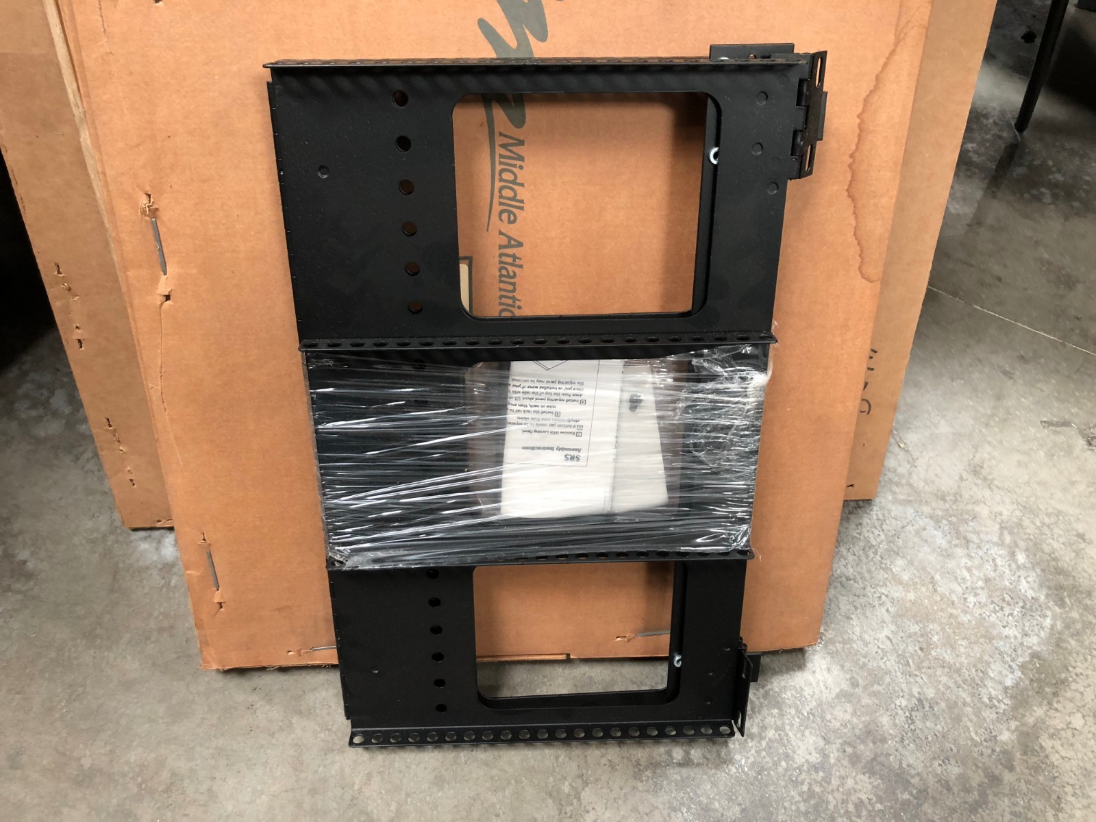 Middle Atlantic Rack SRCC Full Width Cable Carrier for SRS Rack | eBay