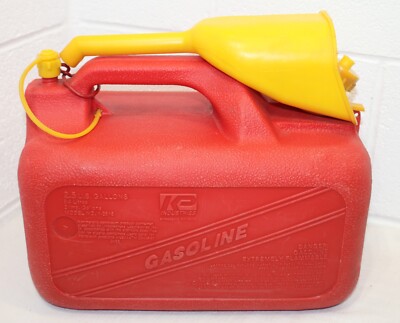 Vintage KP INDUSTRIES 2 1/2 Gallon VENTED! Gas Can 1-2615 Has Built-In ...