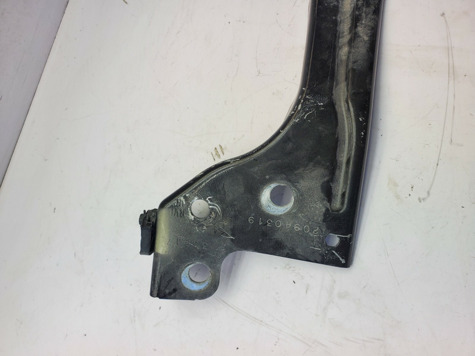 Genuine OEM Fender Bracket for Cadillac 20940319 for sale online | eBay