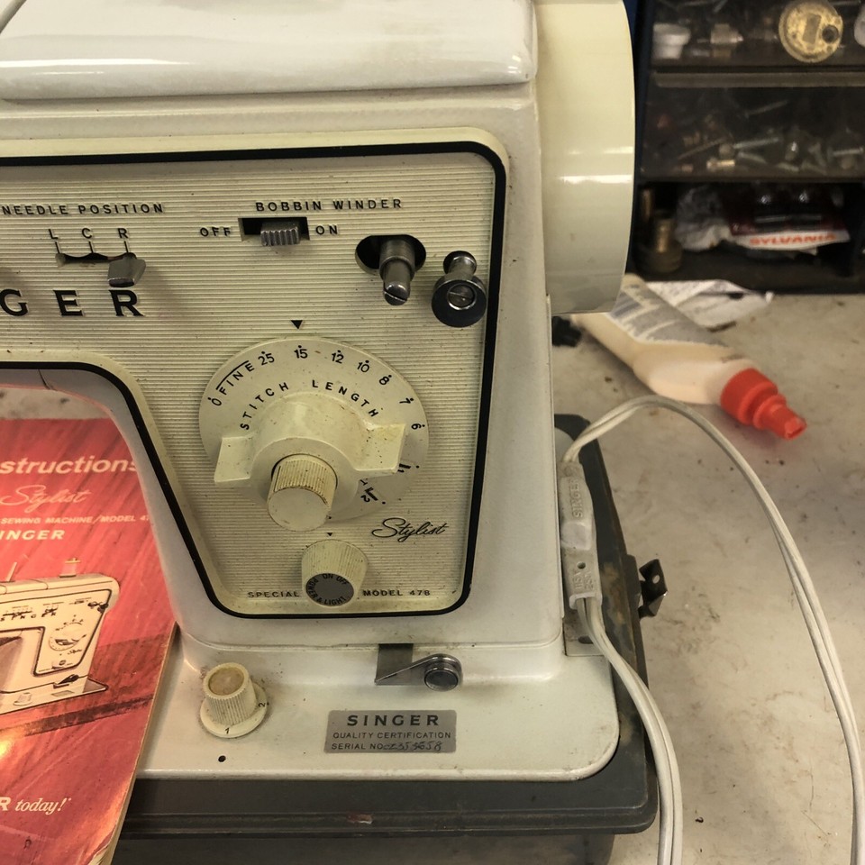 VINTAGE CLASSIC SINGER SPECIAL ZIG ZAG MODEL 478 SEWING MACHINE W ...