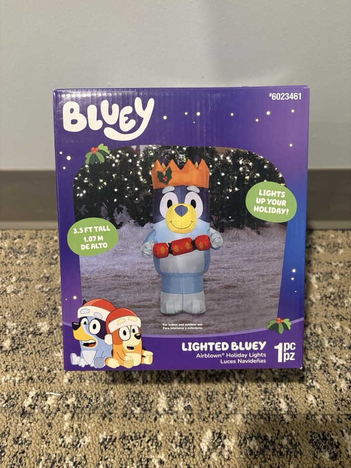 Bluey w/ Christmas Cracker 3.5 Ft Lighted Inflatable Dog Yard Decor ...