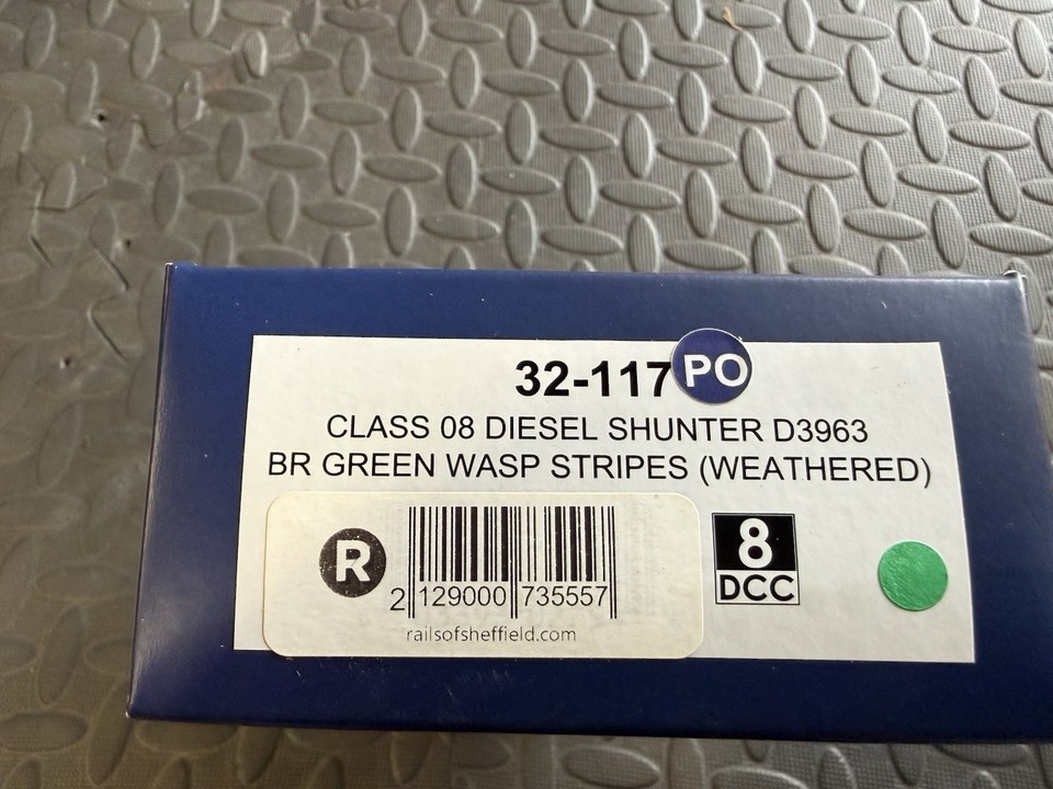 Bachmann 32-117 class 08 D3963 BR Green weathered DCC and stay alive ...