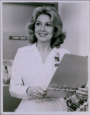 LG836 Orig Photo MICHAEL LEARNED Nurse Sexy TV Star Beautiful Actress Medical | eBay