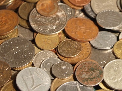 Two Pounds (roughly ~200+/-) WORLD COINS Bulk Mixed Lot FOREIGN COINS ...