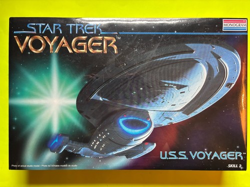 STAR TREK VOYAGER USS VOYAGER STARSHIP MODEL KIT NEW MONOGRAM NEW ...
