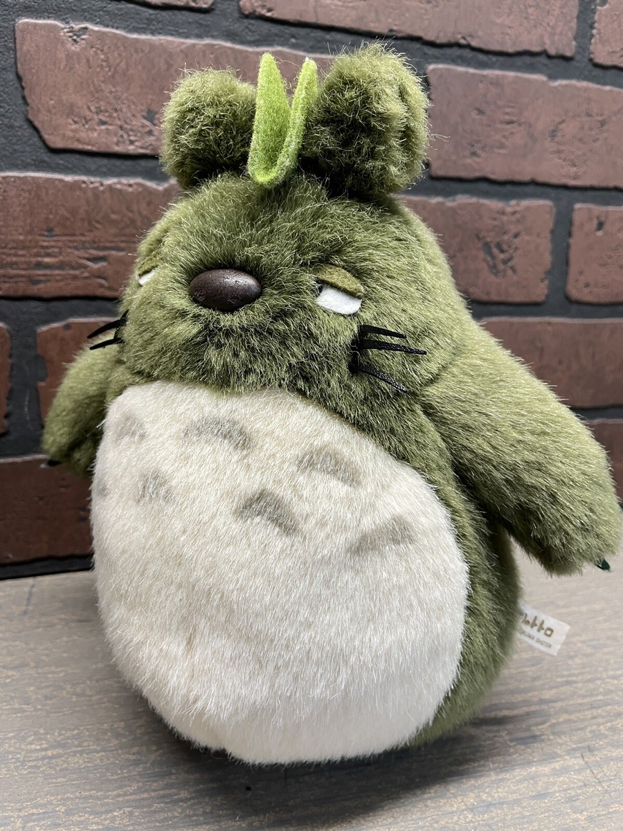 Little Totoro With Leaf