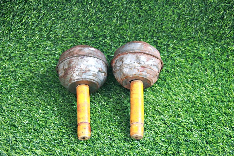 2 Pcs Vintage Maracas Metal & Wood Musical Percussion Instrument Band ...