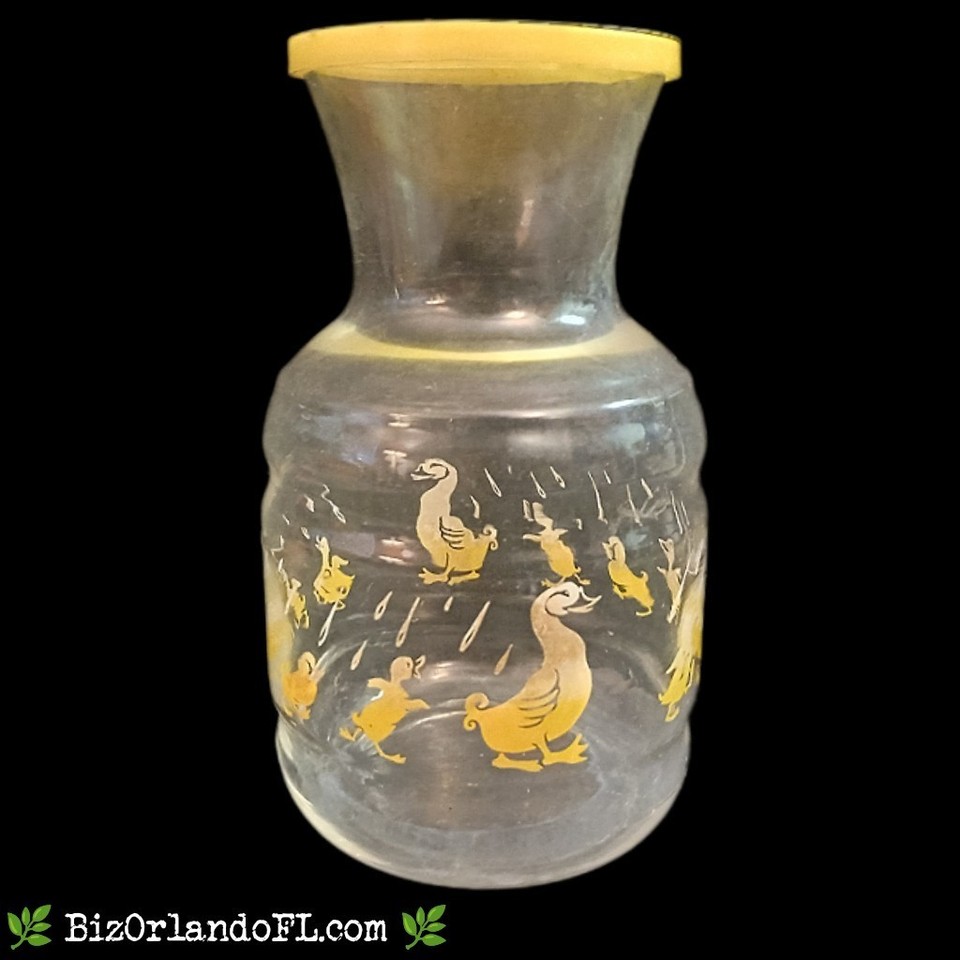 VINTAGE: Federal Glass Yellow Ducks Juice / Drink Decanter 24 oz ...