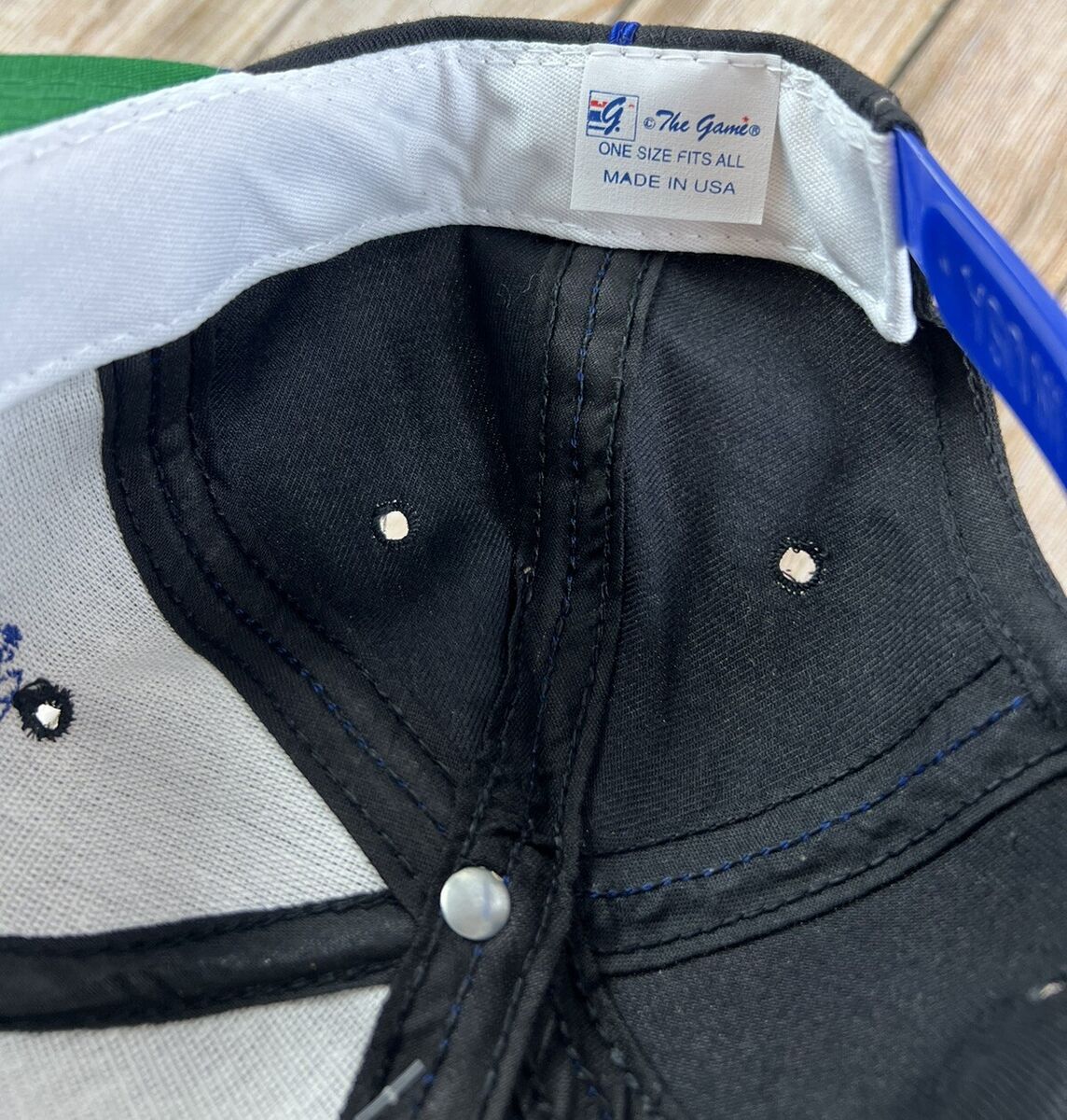 Vintage Deadstock 90s NHL Tampa Bay Lightning Snapback Hat Vintage Deadstock 90s NHL Tampa Bay Lightning Snapback Hat