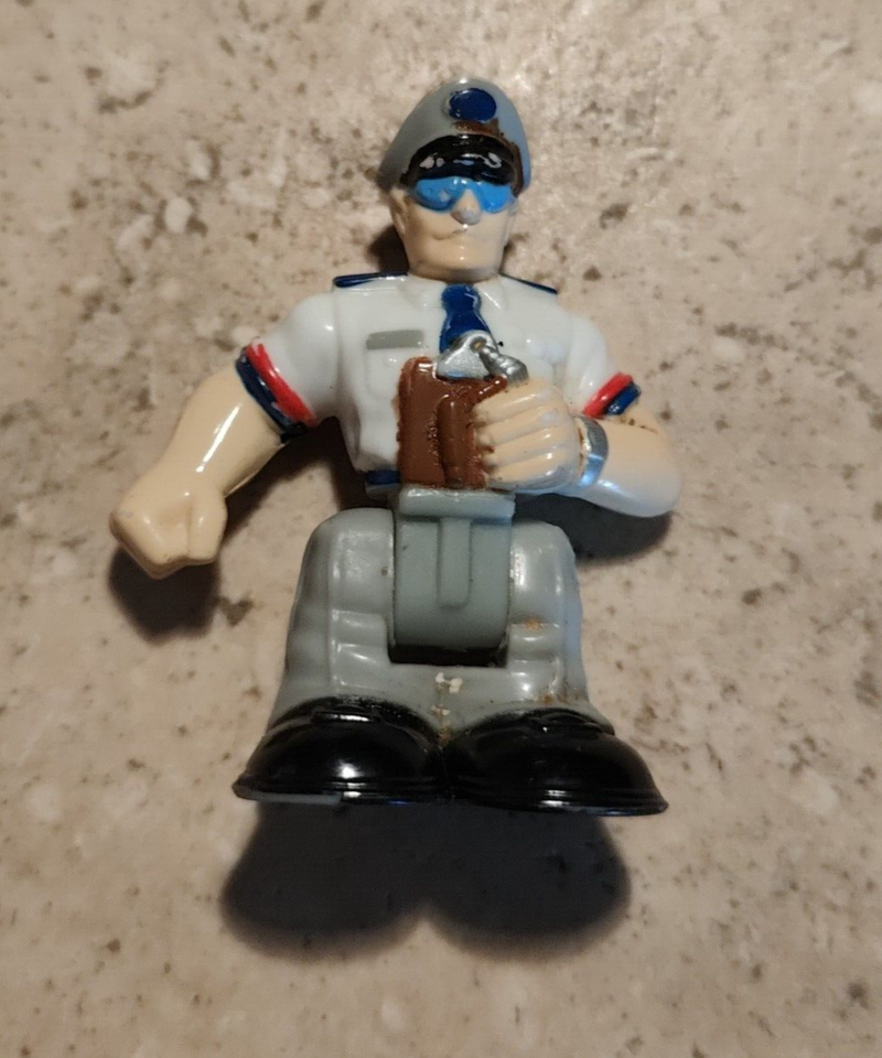 GEOTRAX YELLOW GRAND CENTRAL STATION TRAIN ENGINE AERO + POLICE FIGURE ...