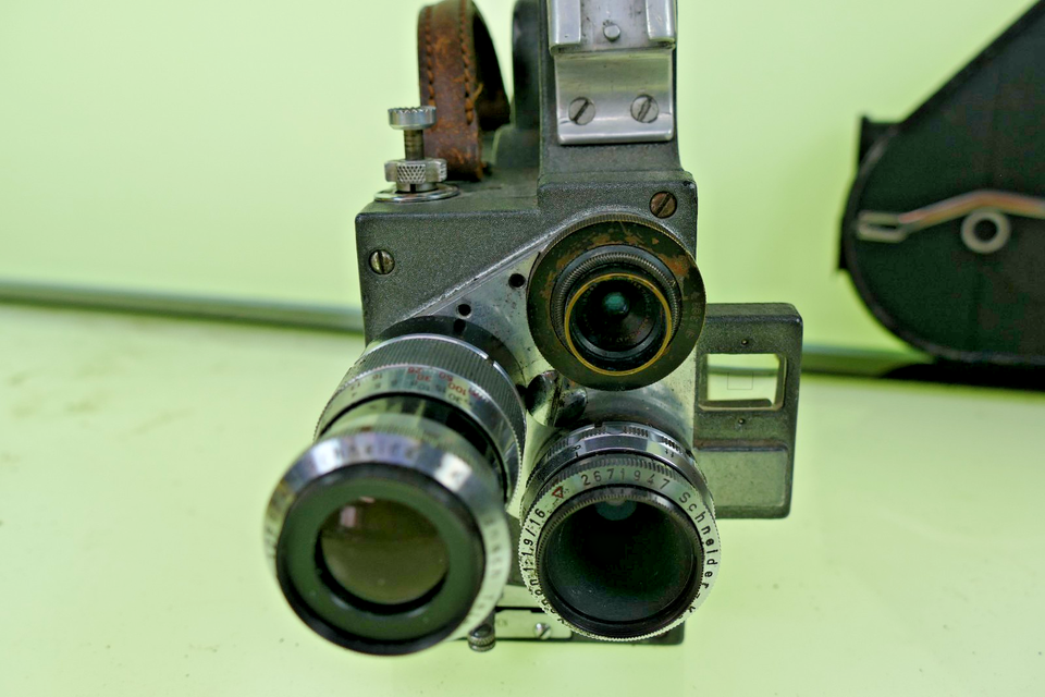 Pathe Webo Super 16mm Movie Camera, 3 lens Turett, Schneider 75 & 16mm ...