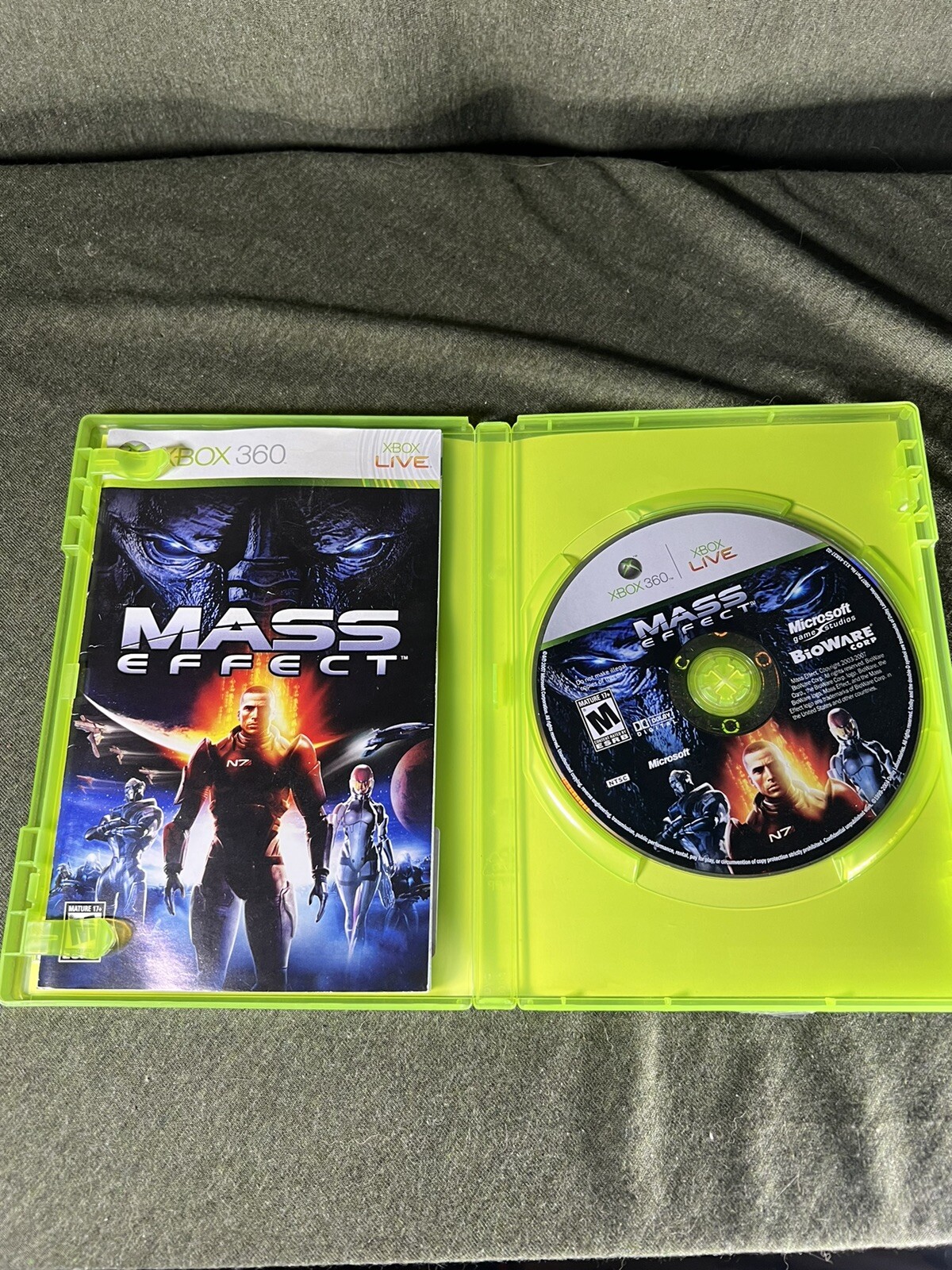 Mass Effect (Microsoft Xbox 360, 2007) Includes original inserts ...
