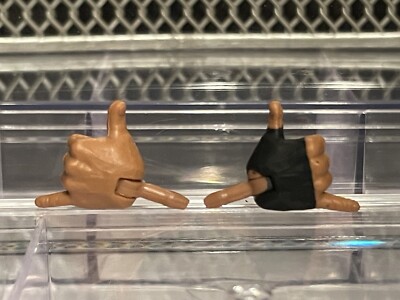 WWE Mattel Cowabunga Surfs Up Hands Accessory For Wrestling Figure ...