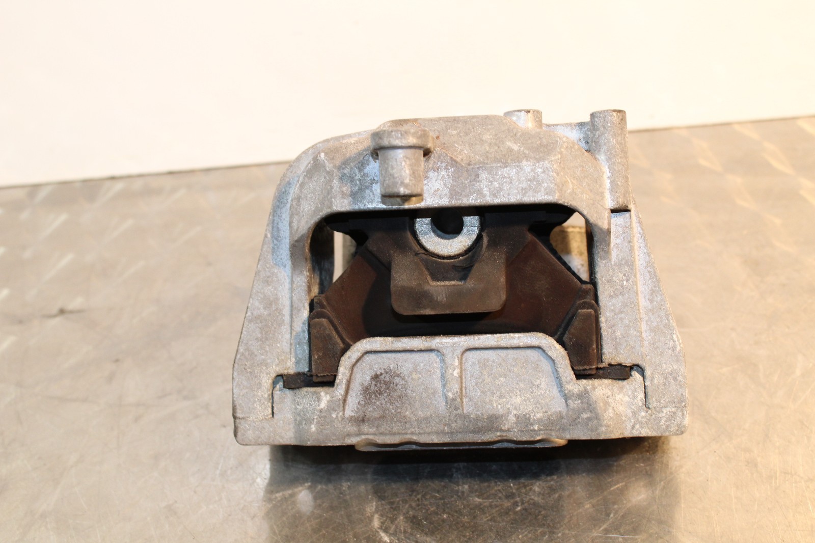 2005 VW GOLF MK5 1.6 FSI O/S DRIVER SIDE ENGINE MOUNT 1K0199262AJ | eBay UK