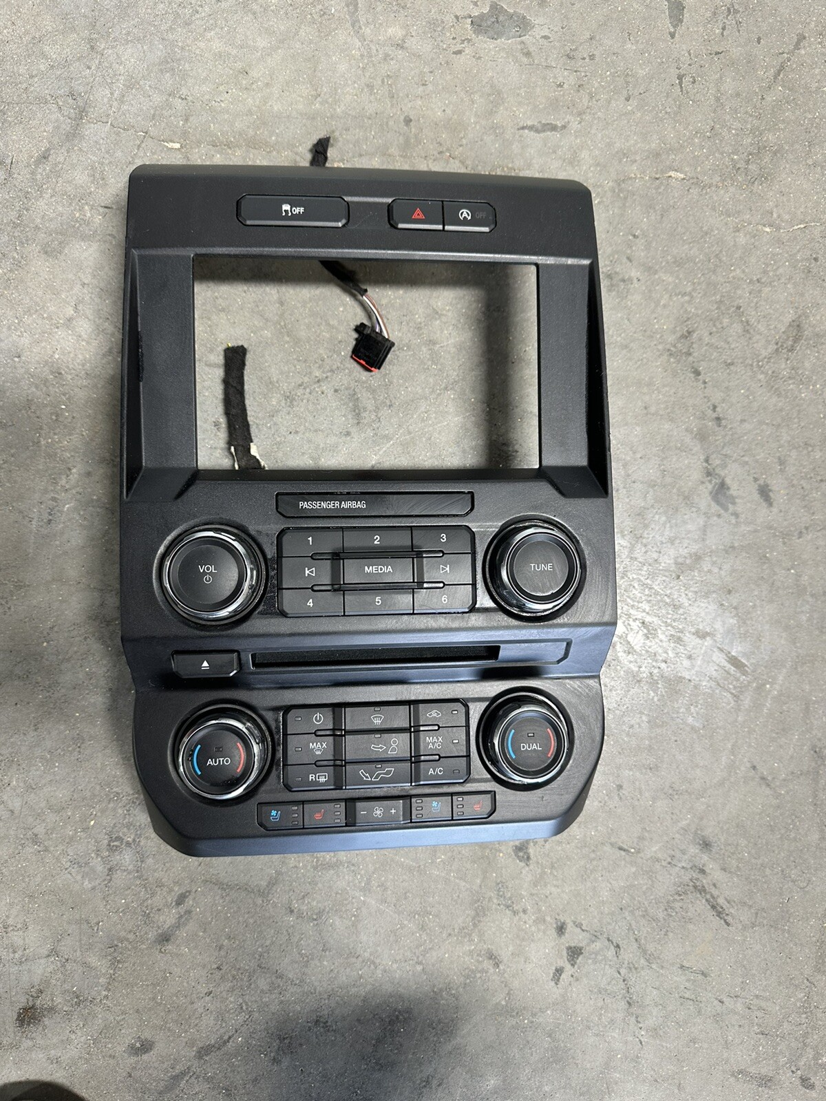 2017-2020 FORD F250 F350 LARIAT RADIO SURROUND DASH BEZEL HVAC CONTROL ...