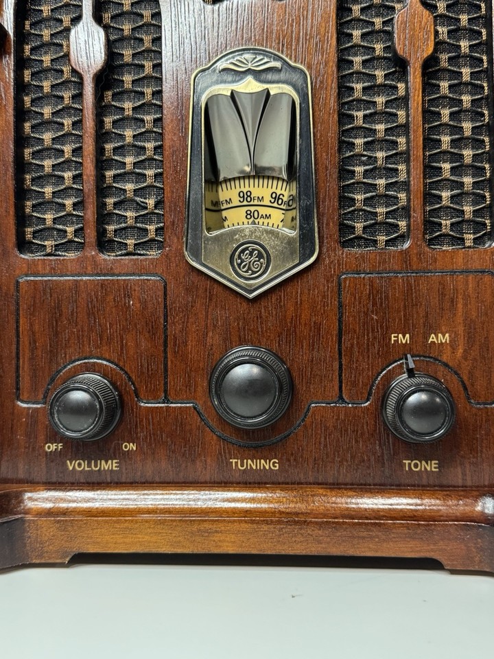 GE General Electric Vintage Wood Cathedral Replica Radio AM/FM 7-4100JA ...