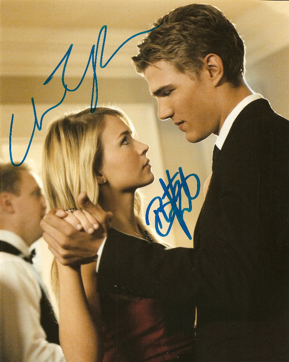 Chris Zylka And Britt Robertson