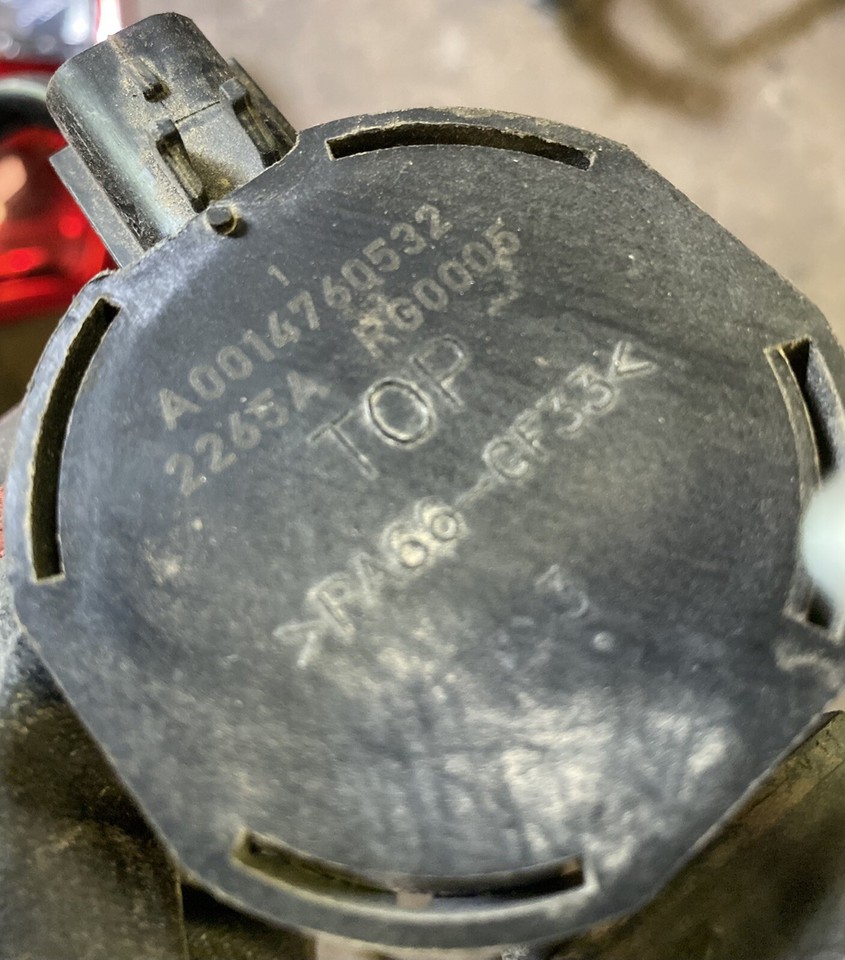 11-18 Mercedes W216 CL550 CLS550 S550 Fuel System Purge Valve ...