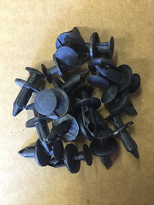 Set of 50: GM Ford Chrysler Nylon Push Type Retainer Clips 21030249 ...