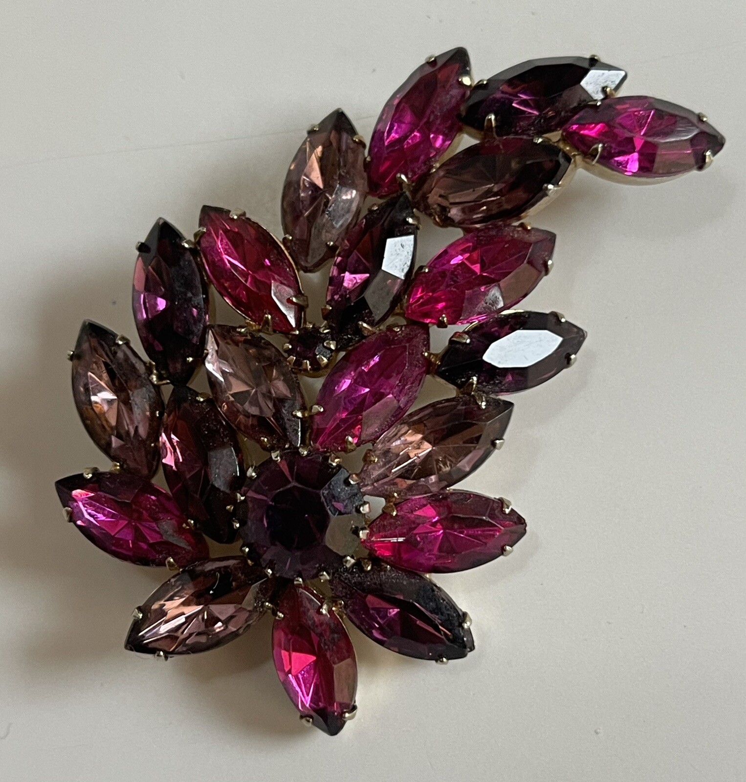 VINTAGE SHADES OF FUSCHIA PINK & PURPLE FACETED GLASS… - Gem