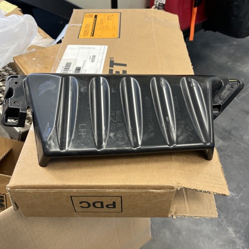 Freightliner 17-20873-000 / 451701 Baffle Intake Hood, LH. D4 | eBay