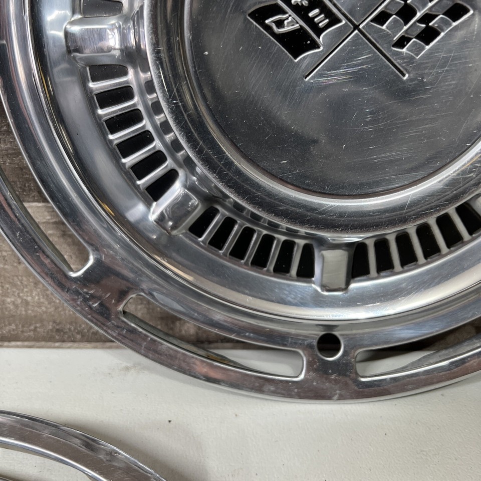 3 VINTAGE 1958 - 1962 CHEVY CHEVROLET IMPALA DELRAY HUBCAPS 58 59 60 61 ...