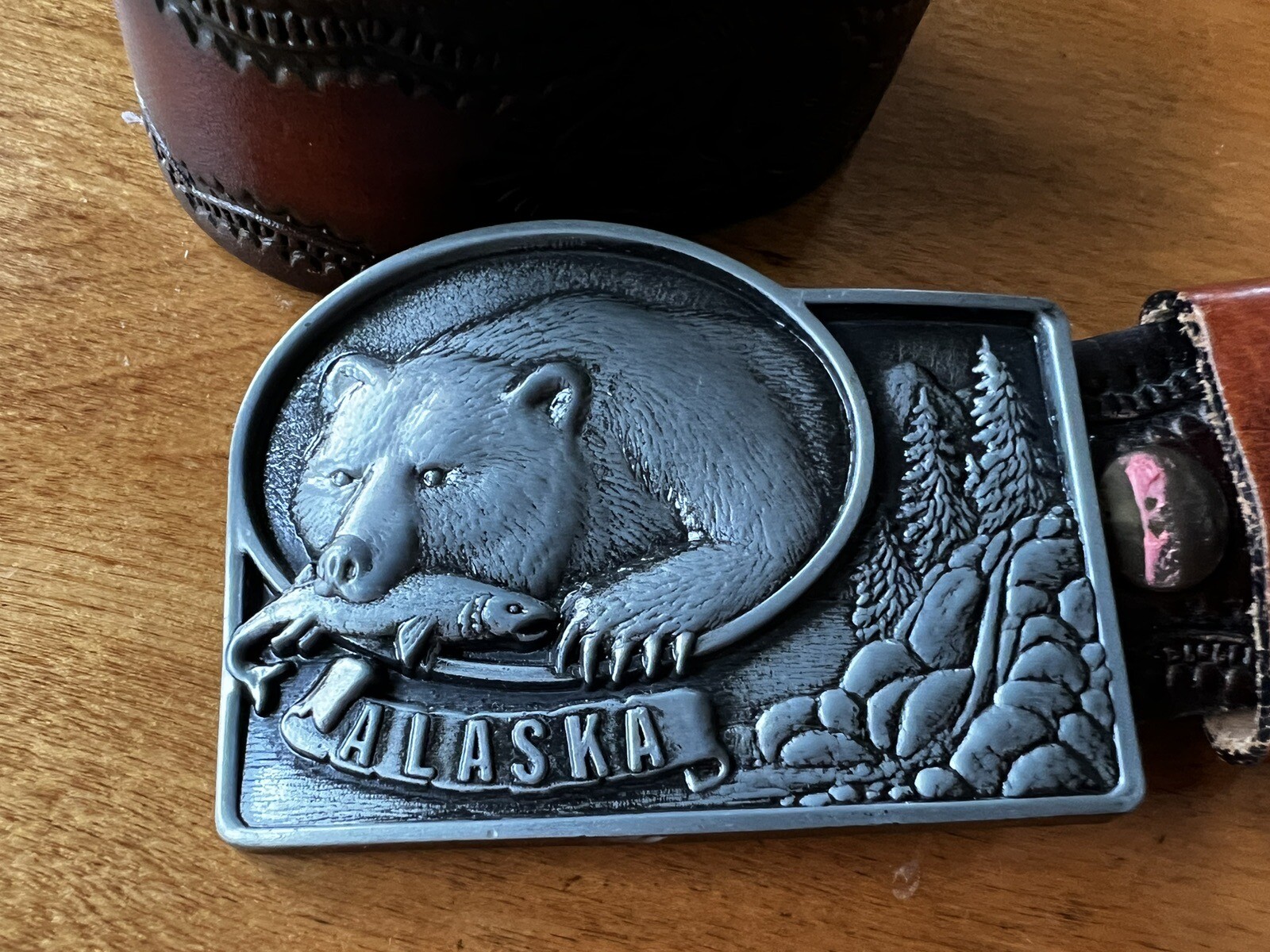 Vintage Pewter Grizzly Bear Buckle Hand Tooled Leathe… - Gem