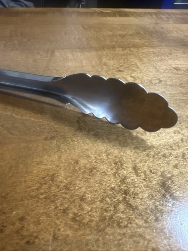 Oneida 18/8 Stainless Steel Salad Tongs 9 1/2 Inch U.S. Pat. 09/310.292 ...