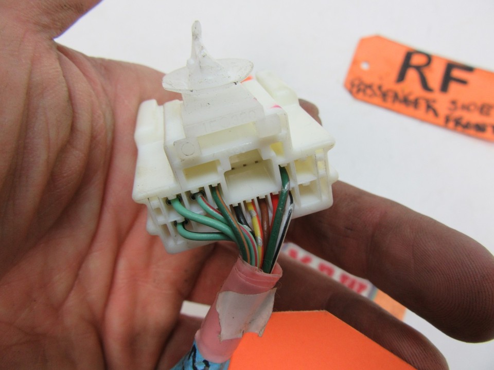 WIRE PLUG CONNECTOR PIG TAIL HARNESS OFF RIGHT POWER DOOR MIRROR ...