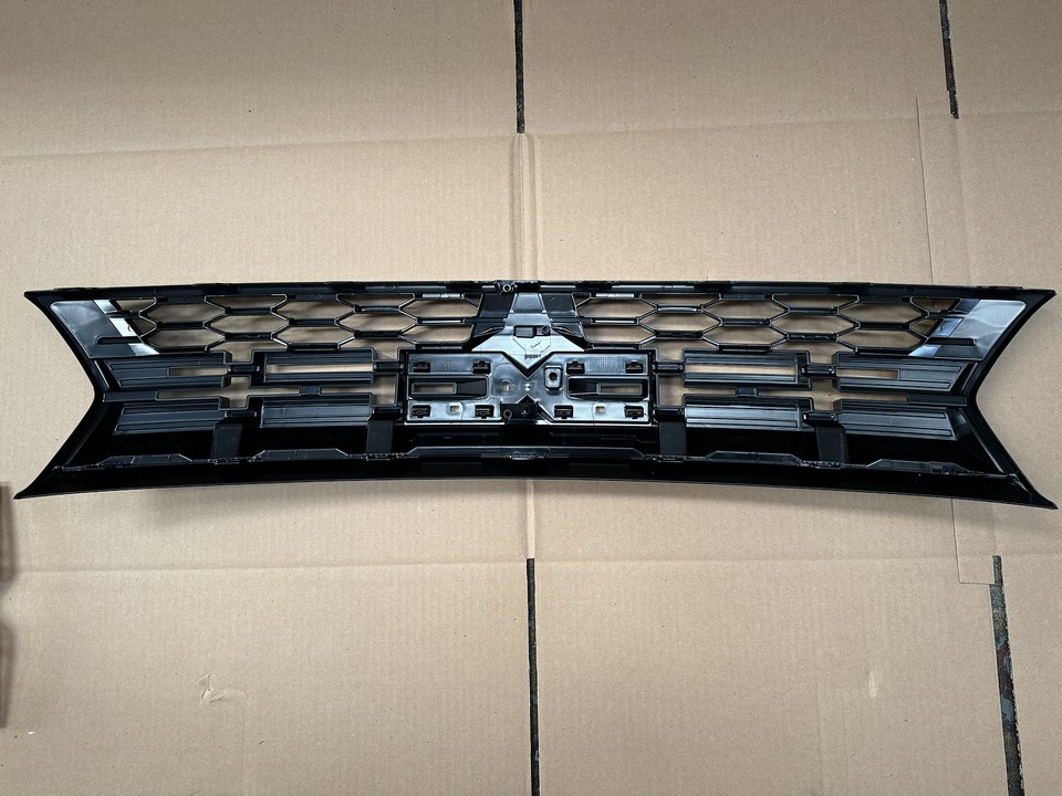 FRONT BUMPER UPPER CENTER GRILLE DACIA DUSTER 2 FACELIFT 2021-2024 ...
