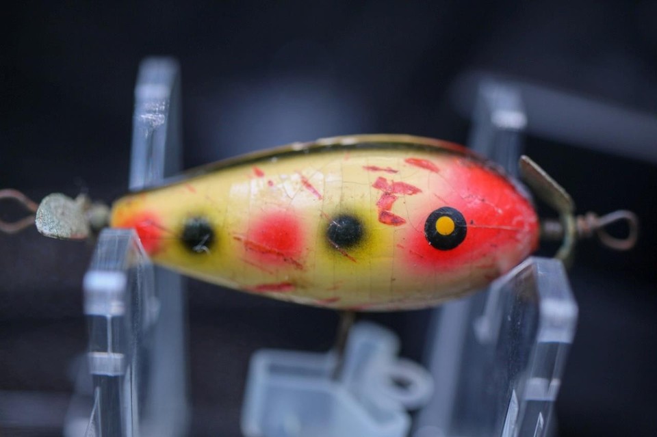 South Bend Fly Rod Surf-Oreno Fishing Lure WHITE RED YELLOW SPOTS WOOD ...
