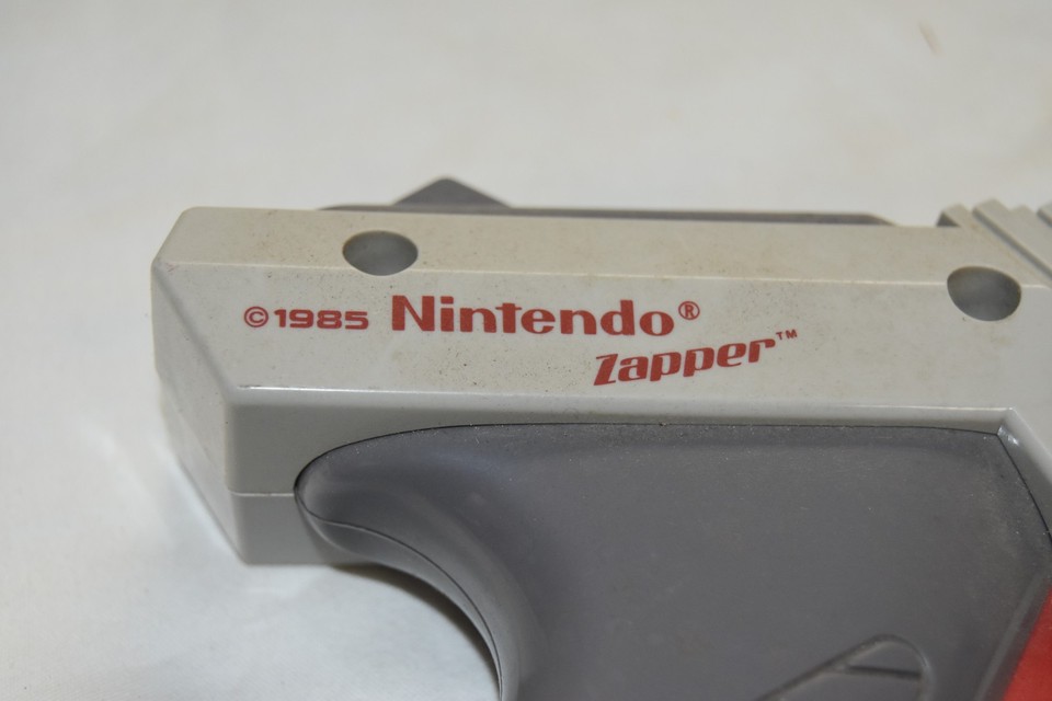 Nintendo Zapper Gun and game NES-005 OEM Original 1985 and Duck Hunt ...