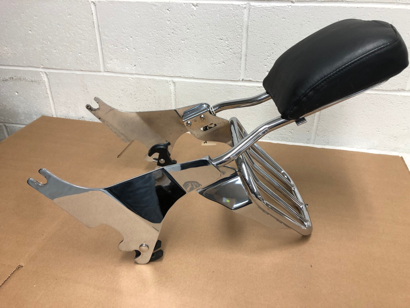 Harley-Davidson Detachable Dyna Backrest with luggage rack FXDB FXDC ...