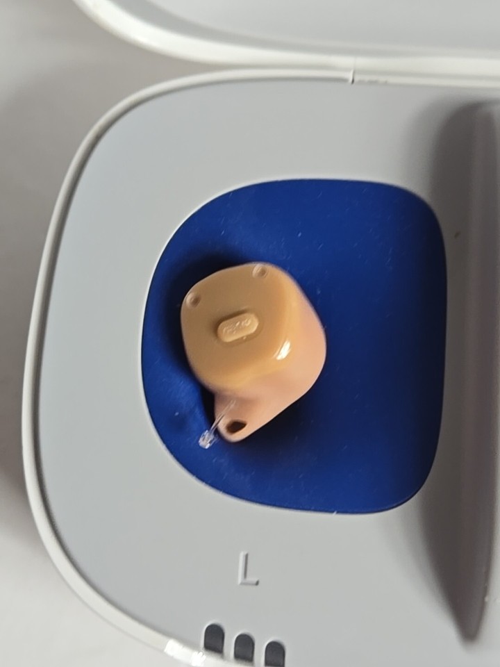 Pair of Signia Insio 7AX Charge & Go C&G AX ITE/HS/ITE Hearing Aids ...