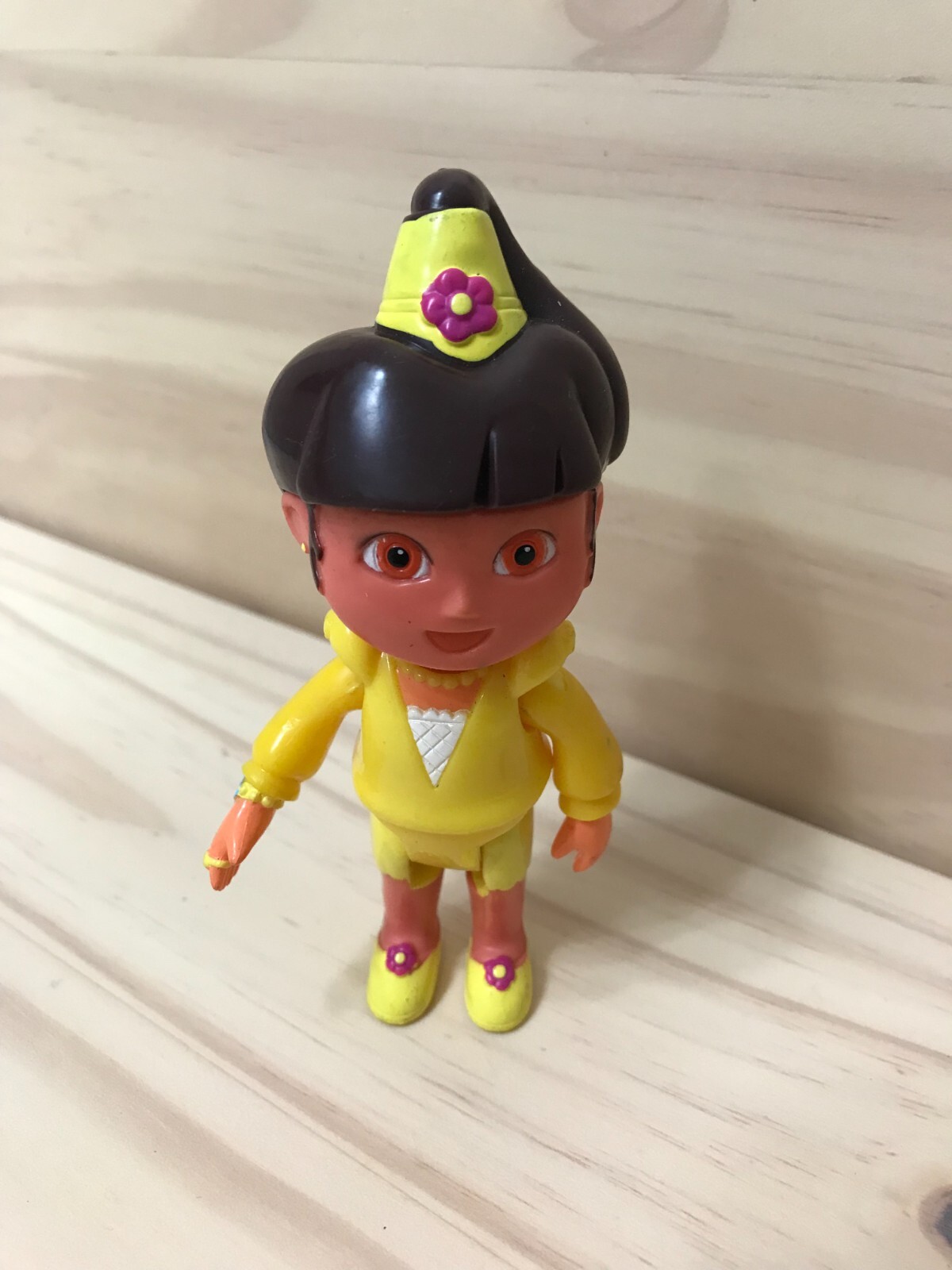 Dora the Explorer Yellow Outfit Replacement Figure Piece 4" | eBay