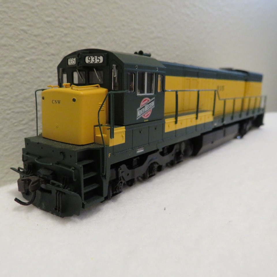 Atlas HO Silver 7332 CNW Chicago & North Western #935 GE U30C Phase 2 DC | eBay