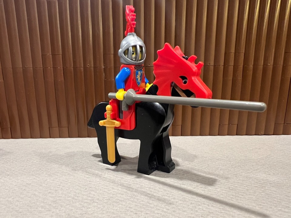 Lego Knights - Knight and Five Heavy Infantry Minifigs (Lot 2501) | eBay