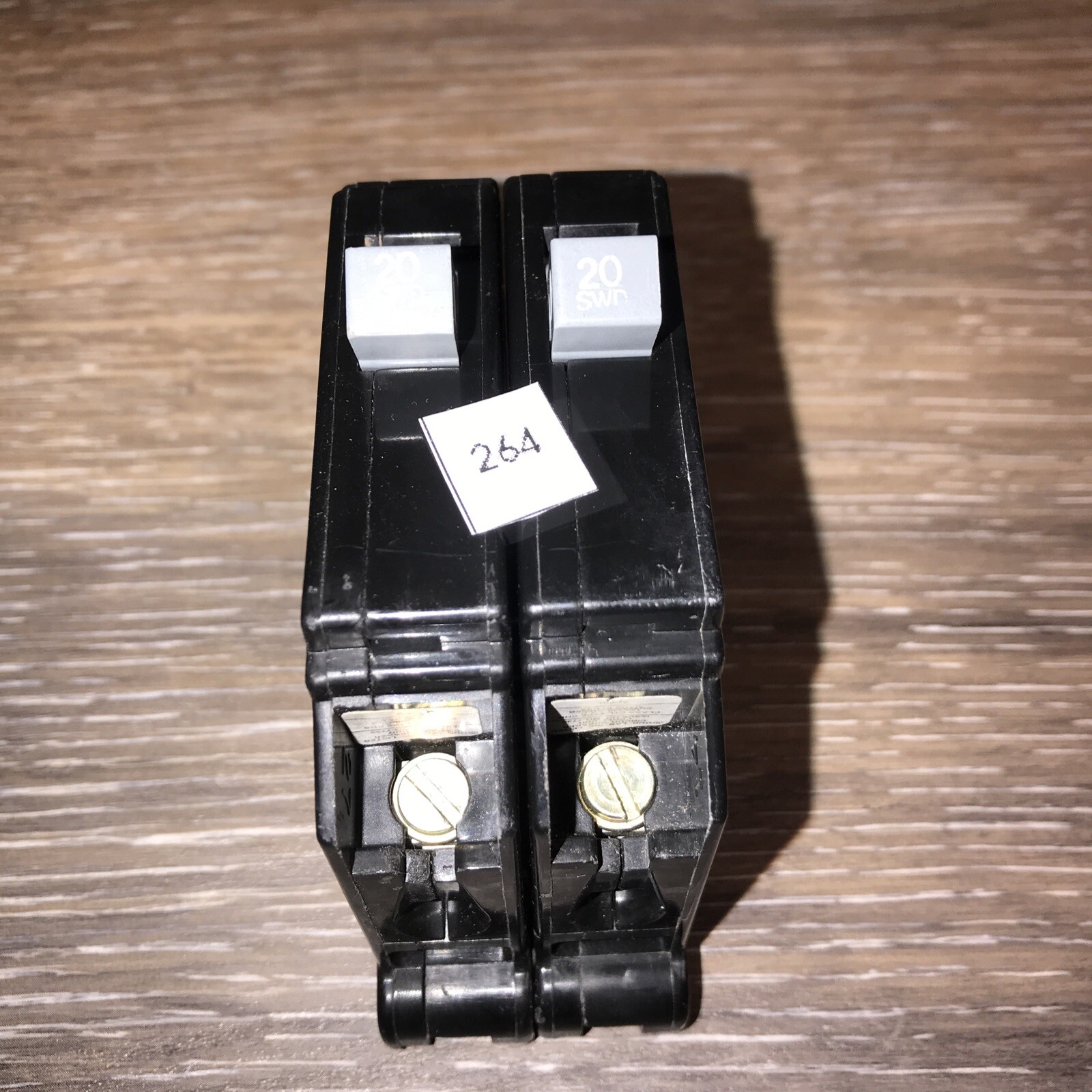 Lot Of 2 Cutler Hammer CHB120 1 Pole 20 Amp Bolt-On Circuit Breaker | eBay