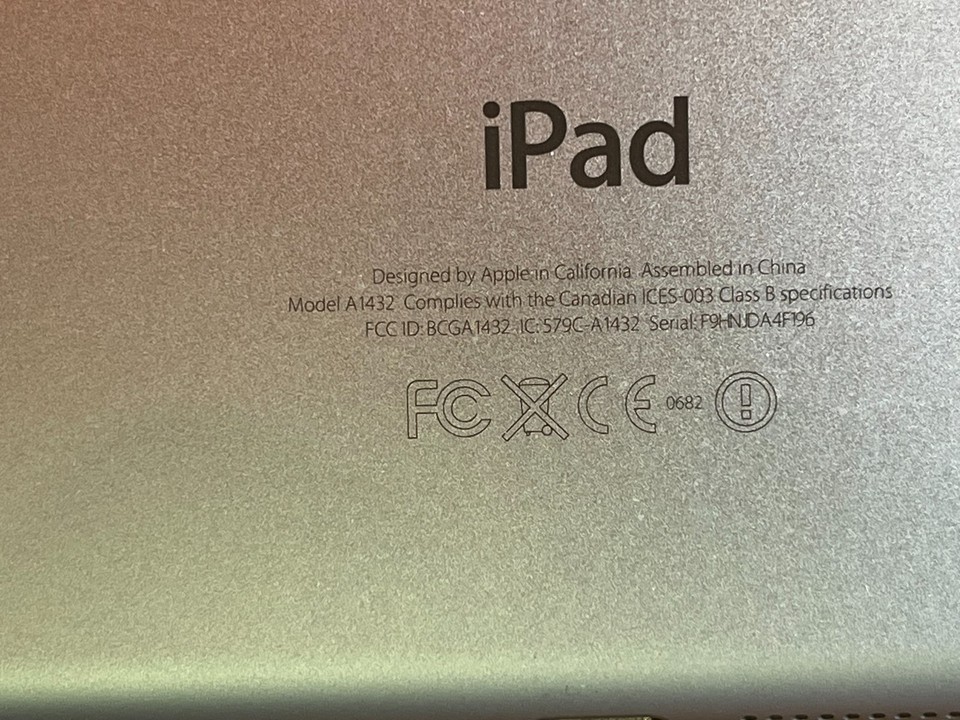 Pair APPLE iPAD MINI Model A1538 Silver & A1432 Rose Gold Power On No ...